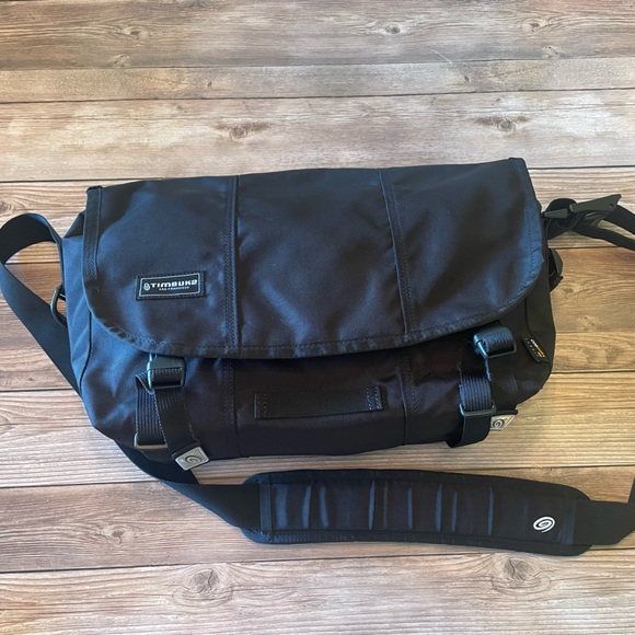 Timbuk2 | Bags | Timbuk2 Classic Messenger Bag | Poshmark